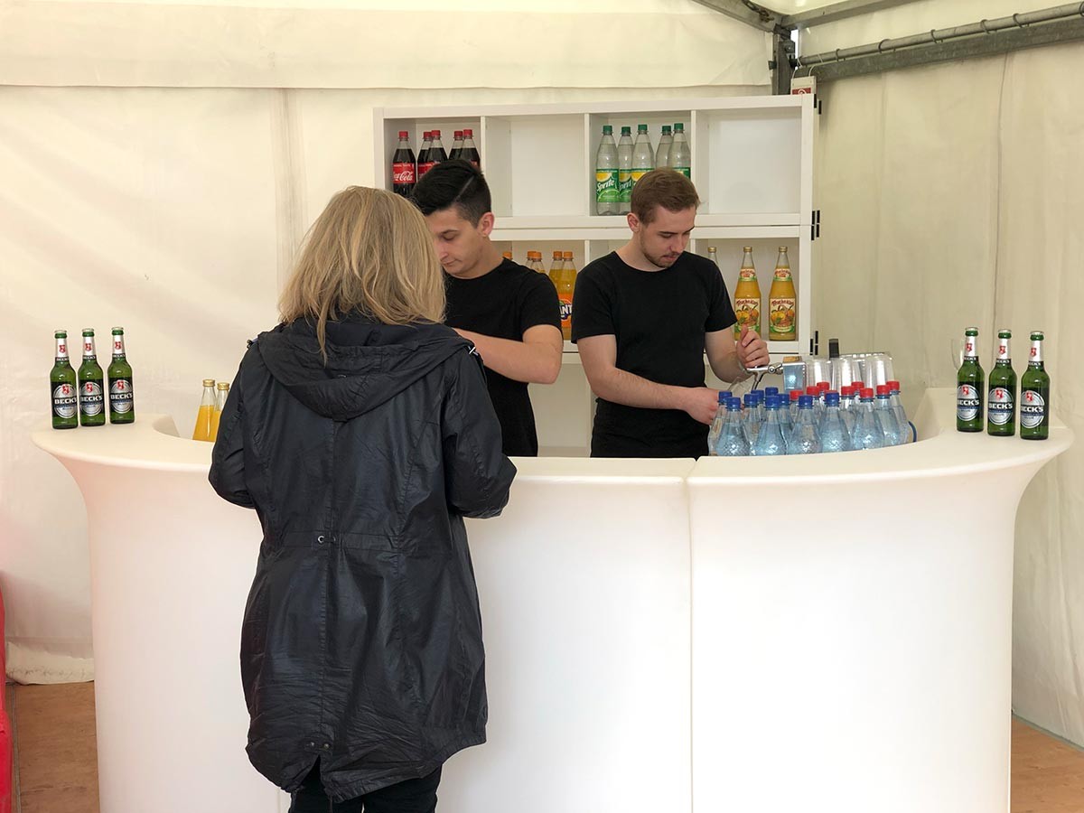 LED Bar mieten | farbig , weiß & edel | LED Bar Verleih in Berlin