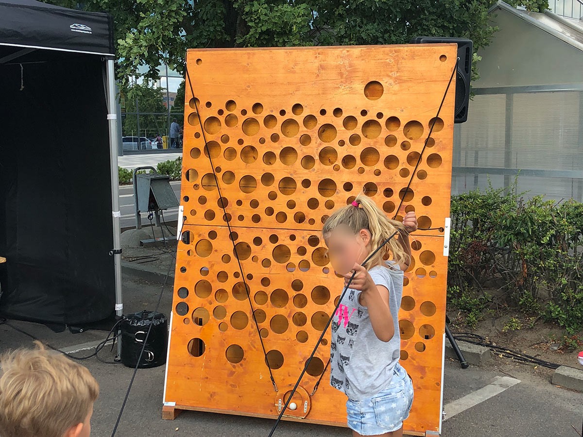 Eventspiel mieten | Geschicklichkeitsspiel | XXL Lochwand Verleih