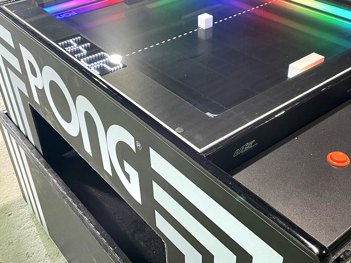 Atari Pong Table mieten Berlin | Retro Pong Game als LED-Tischspiel
