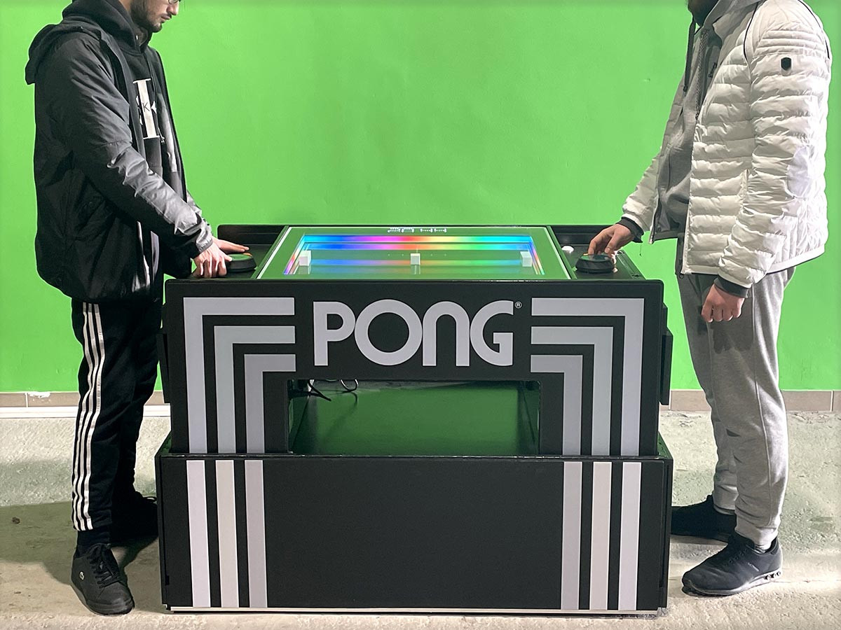 Atari Pong Table mieten Berlin | Retro Pong Game als LED-Tischspiel