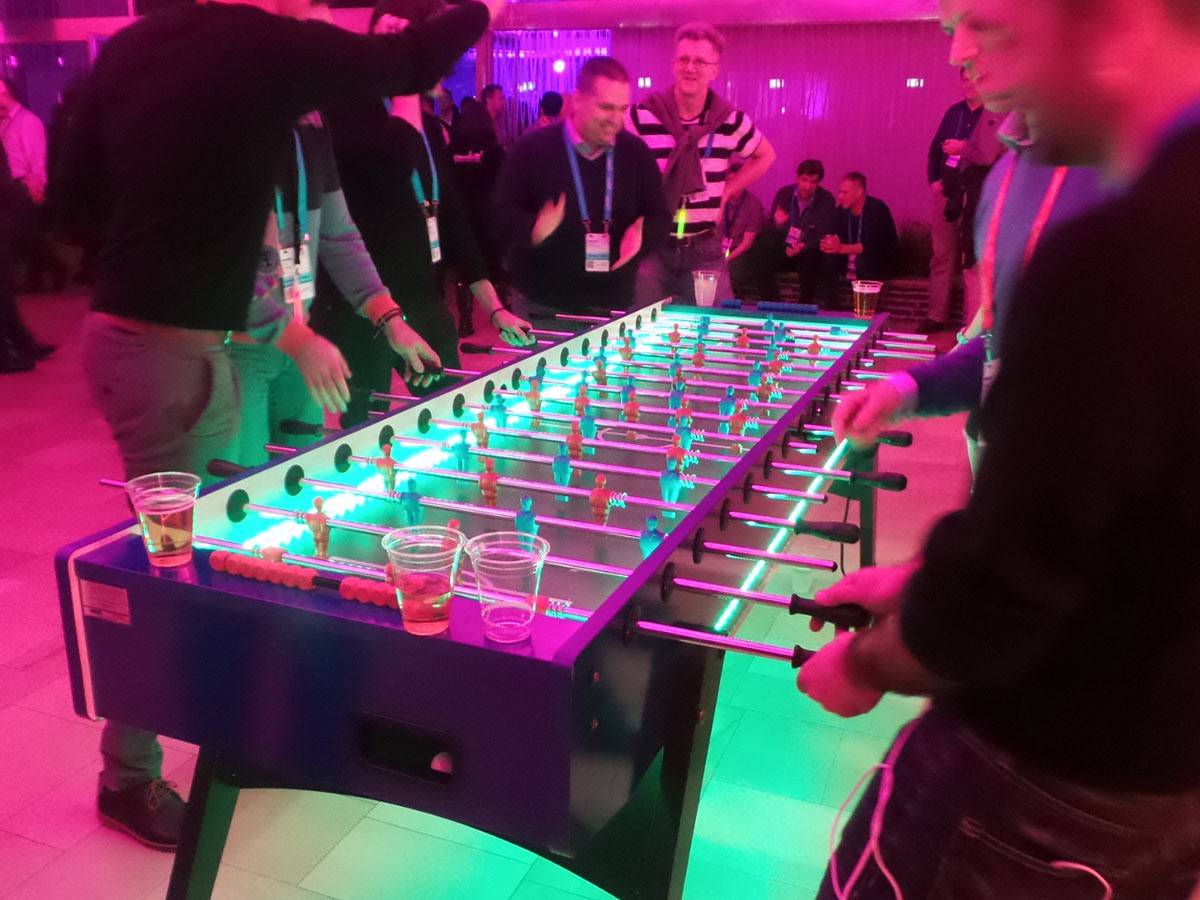 XXL Tischkicker mieten | mit LED Licht | Tischkicker Verleih